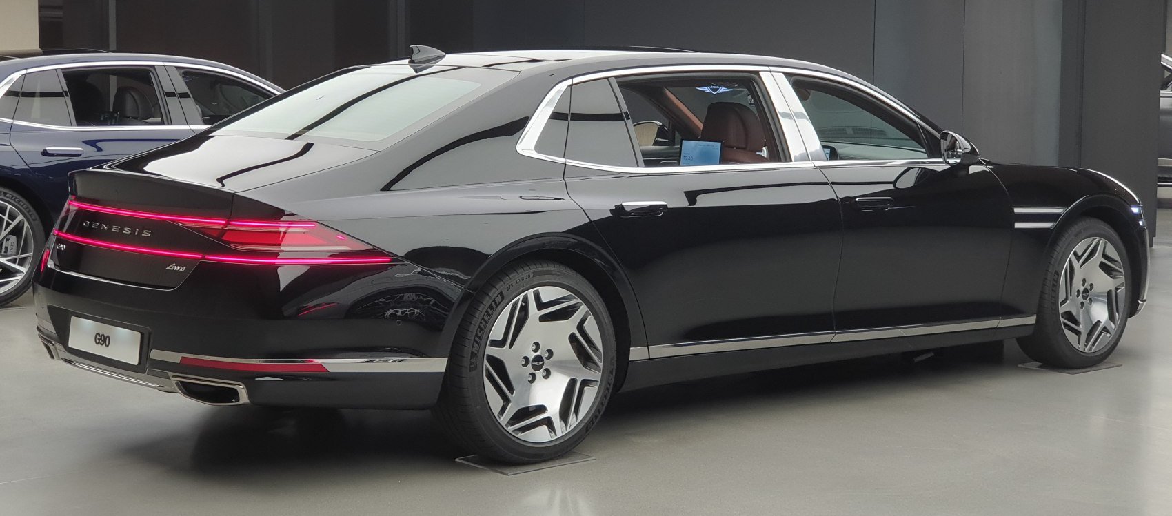 Genesis G90/EQ900 technical specifications and fuel economy